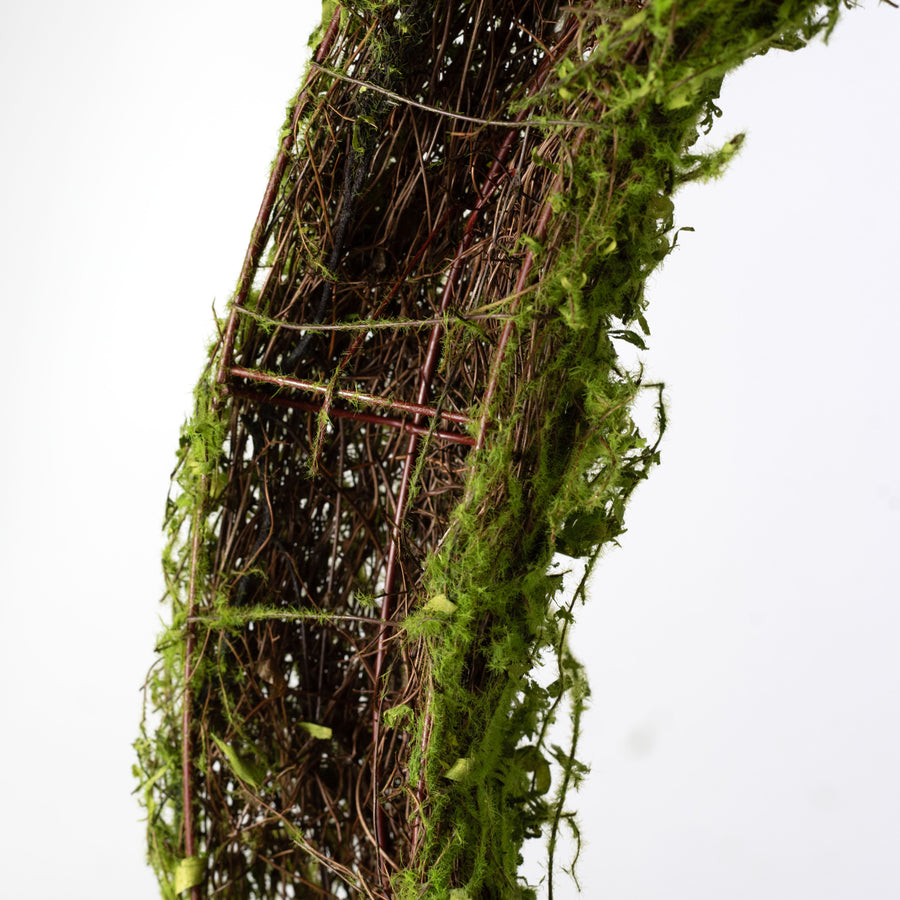19" Green Moss Vine Wreath: Oval